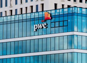 PwC fined £10m over BHS audit while senior partner faces 15-year ban